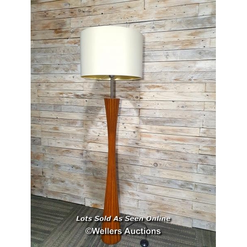 TALL FLOOR STANDING TRADITIONAL STANDARD LAMP, 1.62M TALL X 46CM ACROSS ...