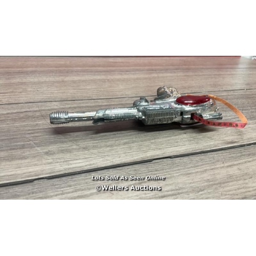 1955 BCM SPACE OUTLAW CHROMED PISTOL CAP RAY GUN / A21