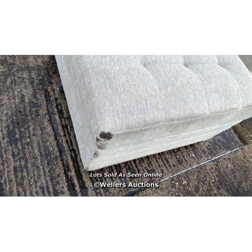 TISDALE 6PIECE MODULAR SECTIONAL FABRIC SOFA / SIGNS OF USE