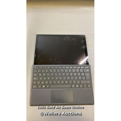 MICROSOFT 1796 / 8GB RAM / 250GB HD / I5-7300U @ 2.60GHZ / SN ...