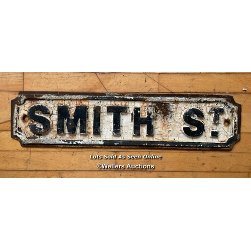 ORIGINAL 'SMITH ST' CAST IRON STREET SIGN 73CM (L) X 18CM (H)