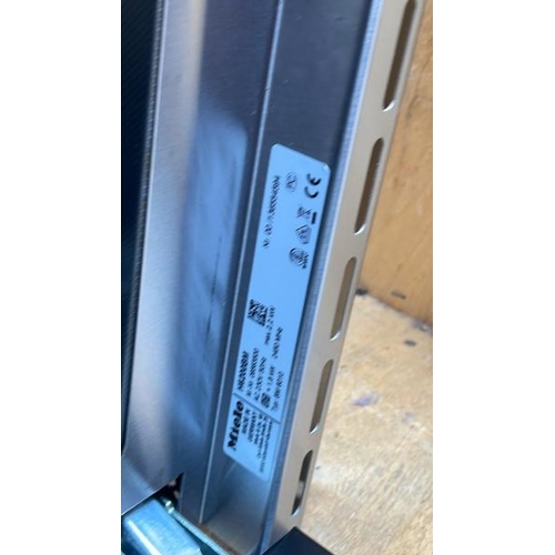 MIELE H6200BM ELECTRIC OVEN AND GRILL, 46CM (H) X 59.5CM (W) X 59CM (D ...