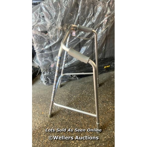 WALKING FRAME