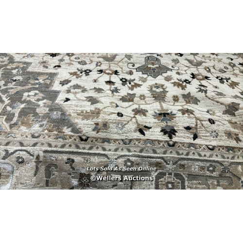BARMOND AREA RUG 8X10 / SIGNS OF USE / NEXT TO P1