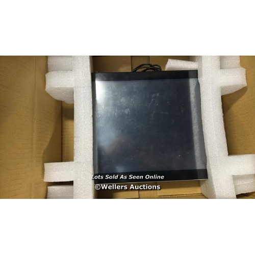 PRE OWNED AURES PC MONITOR/ MODEL W-TOUCH-BLACK/ SN: N121710017 02 / T9