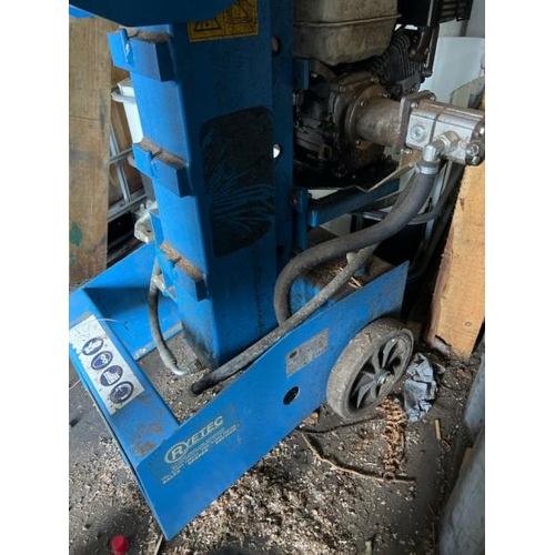 RYETEC SUPER SENIOR S1 H6 LOG SPLITTER, WITH HONDA GX 200 ENGINE, WORKING ORDER