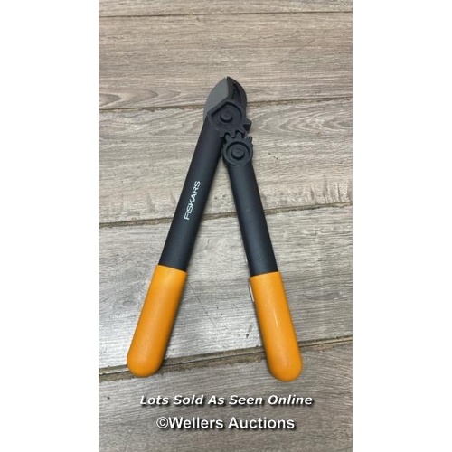 FISKARS LOPPER/PRUNER SET / SIGNS OF USE - SEE IMAGES / C36