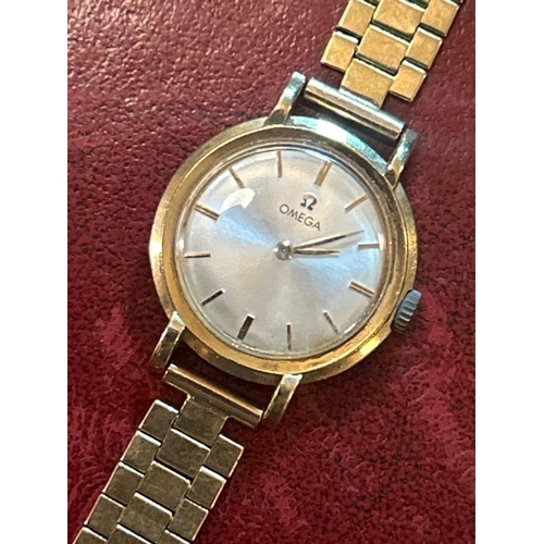 Omega ladies brick link bracelet wrist watch tested as 18ct gold, gross ...
