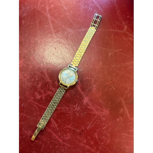 Omega ladies brick link bracelet wrist watch tested as 18ct gold, gross ...
