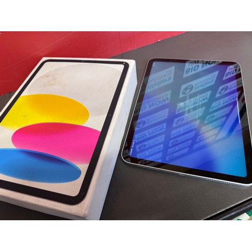 APPLE IPAD (10TH GEN) / 64GB / WI-FI / A2696/ MPQ03B/A / SERIAL ...