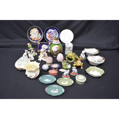 Quantity of mostly 20th century ceramics to include: Beswick frog ...