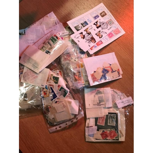 Collections & mixed lots box lot of packets loose & allsorts (1000s) (B)