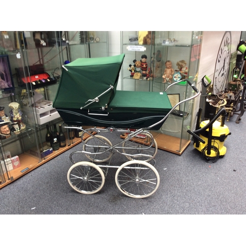 Silvercross Style Push Pram