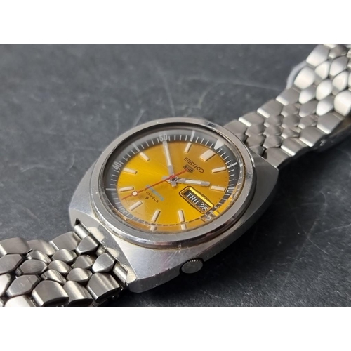 A circa 1974 Seiko Sports stainless steel automatic wristwatch, 37mm ...