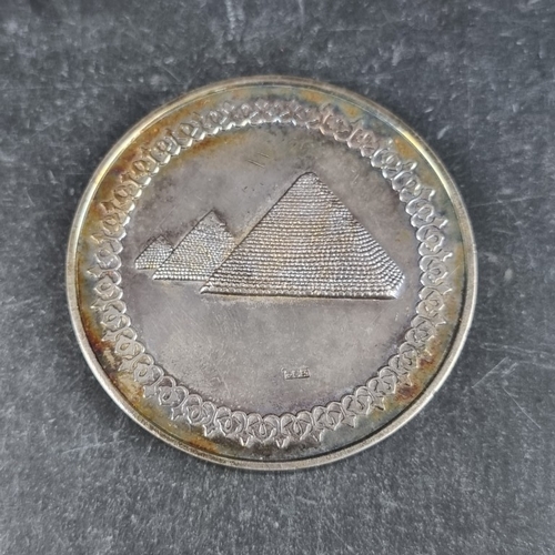 Medals: Egypt, a commemorative silver medal depicting the Pyramids of ...