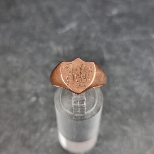 A 9ct gold shield shaped signet ring, by C Y B, Birmingham 1914, size P ...