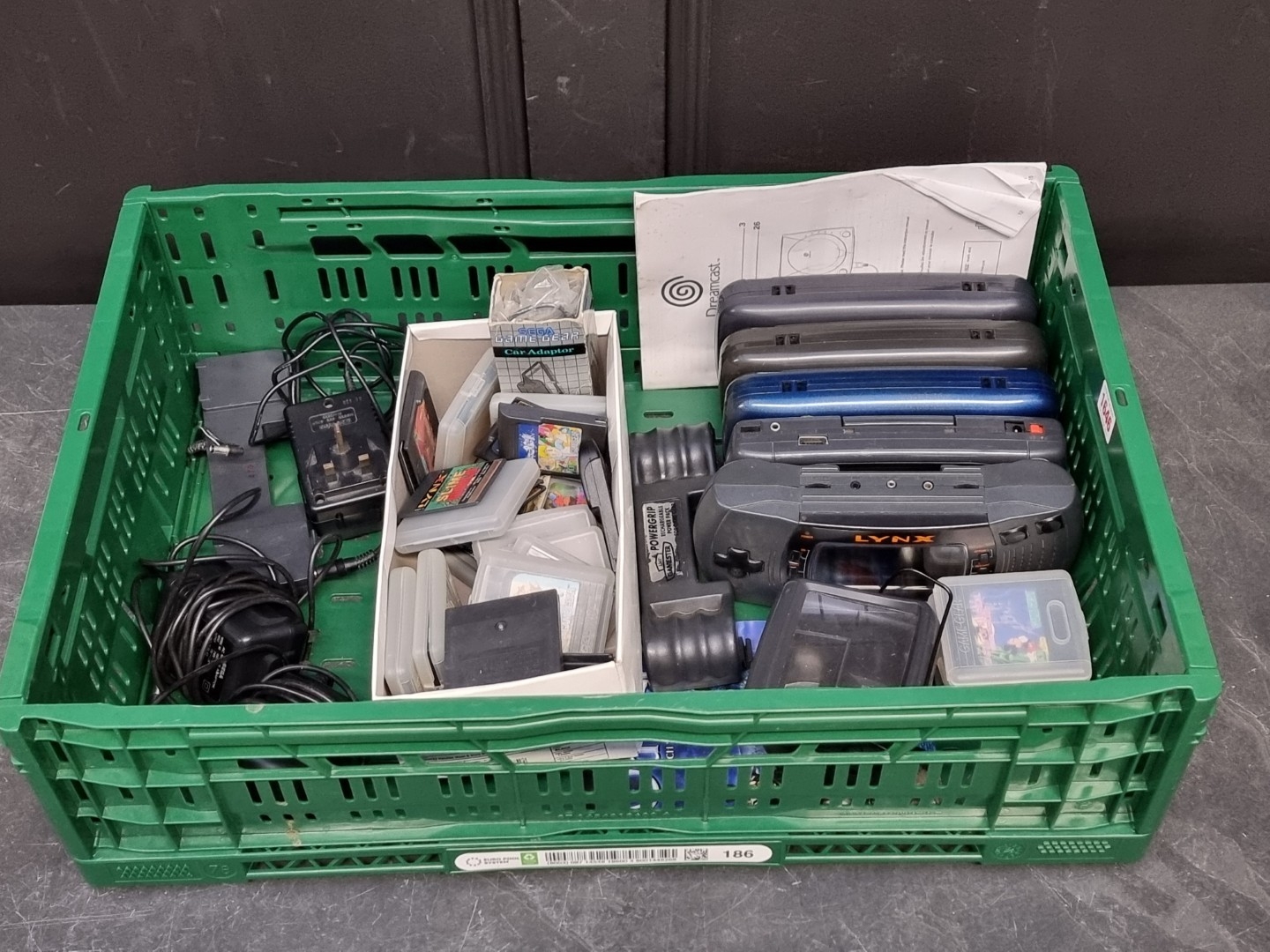Sega: four 'Game Gear' handheld systems and a large collection of games ...