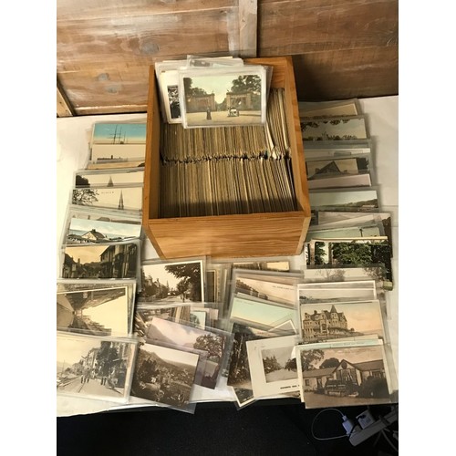 BOX OF OVER 1000 BRITISH POSTCARDS