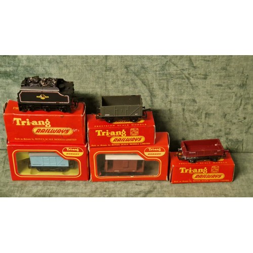 5 X VINTAGE BOXED TRI-ANG WAGONS R243 MINERAL WAGON. R30 HOPPER. R112 ...