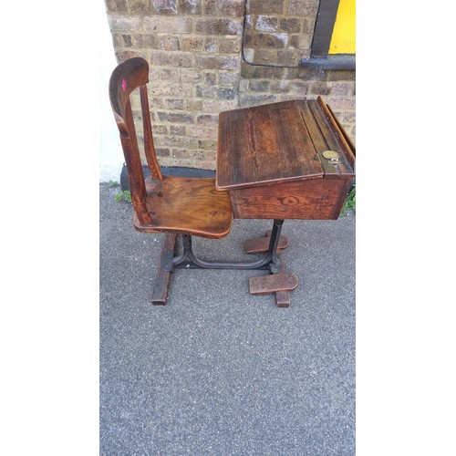 LOVELY VINTAGE WOODEN COMBINED SCHOOL DESK & CHAIR BY "GEORGE M HAMMER ...