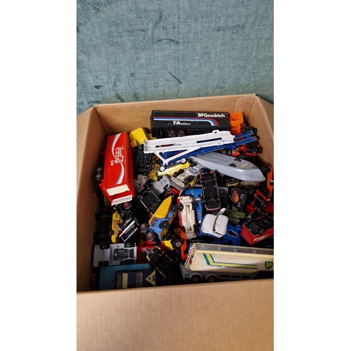 VERY LARGE BOX OF APPROX 200 VARIOUS DIECAST VEHICLES - MAINLY MATCHBOX ...