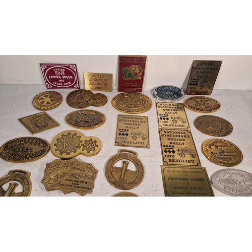 LARGE COLLECTION OF MAINLY BRASS STEAM RALLY PLAQUES ETC