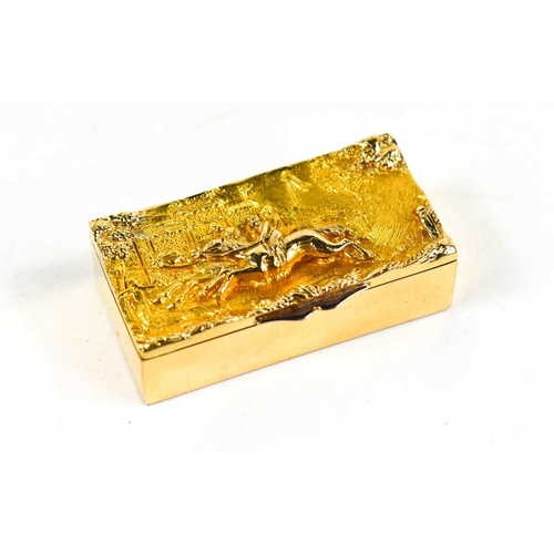 A 9ct gold pill box hallmarked 375, makers stamp H.B.J, London, 1978 ...