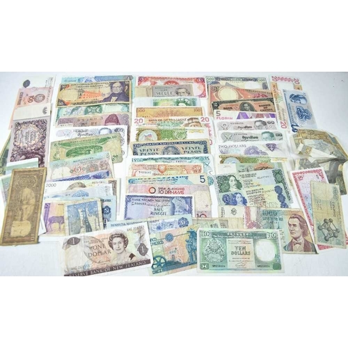 A collection of vintage banknotes to include examples from Cuba ...