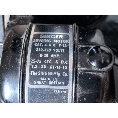 Singer sewing machine 222K Featherweight with accessories in very good ...