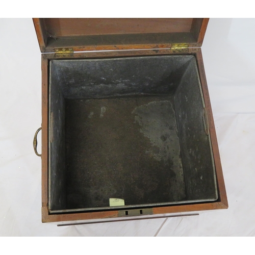 Georgian style mahogany cellarette with lift-up lid, lined interior ...