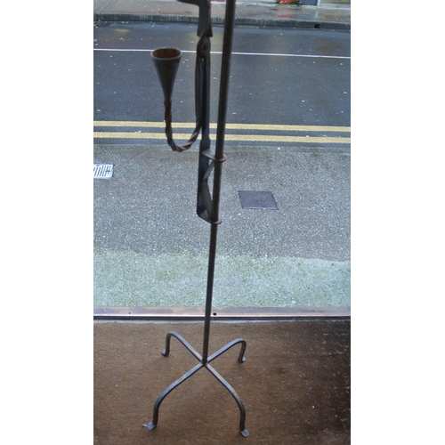 Fine cast iron rush lamp with adjustable top