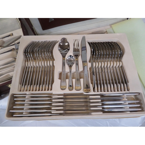 Double canteen of Breitenbach Solingen cultery in fitted cases