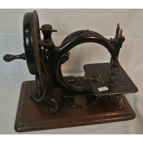 Vintage metal sewing machine by Wilcox and Gibbs Sewing Machine Co, Co ...