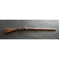 Officers flintlock short musket, circa 1780. Full walnut stock of ...