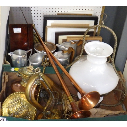 A qty of metal ware to inc oil lamps, hunting horns, Picquot ware ...