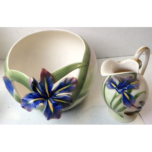A group of four pieces of Franz Pottery (4)