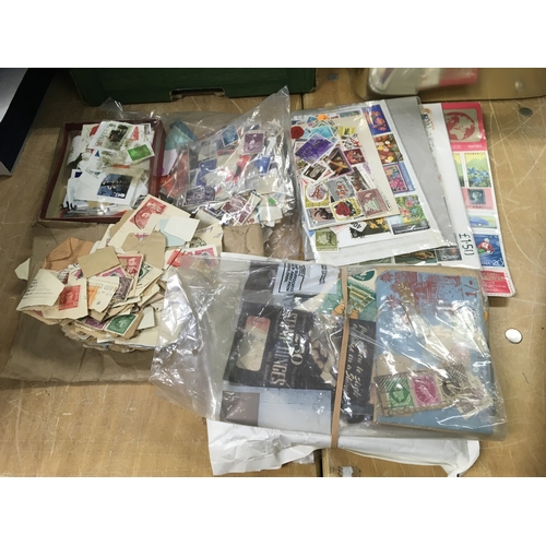 A collection of GB and world stamps. Shipping category C.