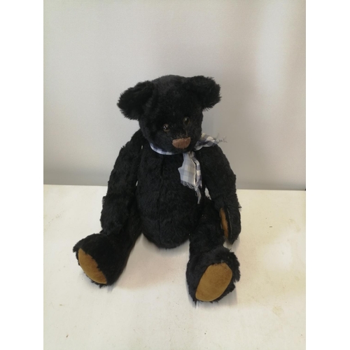 Frankie Edwards black humpback growler bear after the Steiff original