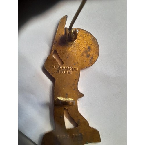 Costume jewellery : Somerset Golly badge pin intact H W Miller Ltd ...