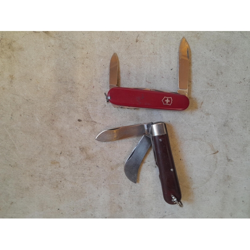 Victorinox Swiss Army multi tool & Colonial US made multi tool folding penknife