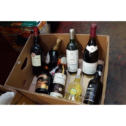 Box of Unopened Bottles of Alcohol Including Rioja, Croft Platinum ...