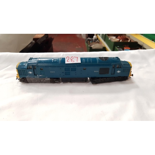 Triang Hornby 00 Gauge Diesel Locomotive in BR Blue Livery D6830 R751.