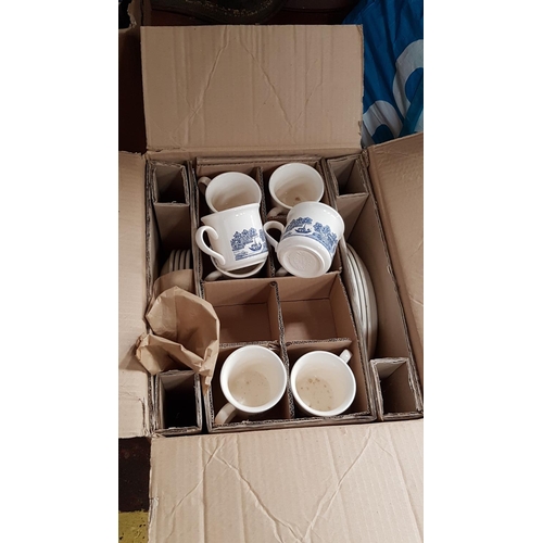 40 Piece Blue & White Willow Pattern Dinner Set.