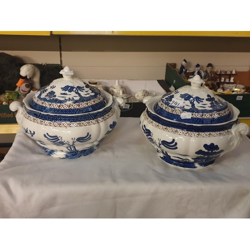 Pair of Large Booths 'Real Old Willow Pattern' (A8025) Soup Tureens ...