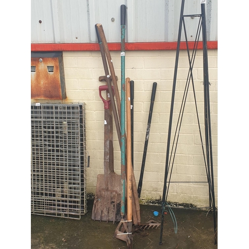 Selection of Long Handled Garden Tools, Rakes, Spade etc.