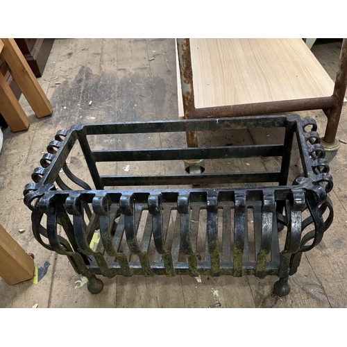 Heavy wrought iron fire basket