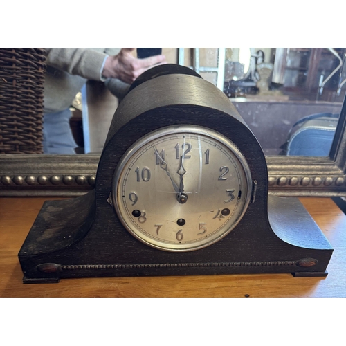 Oak mantle clock