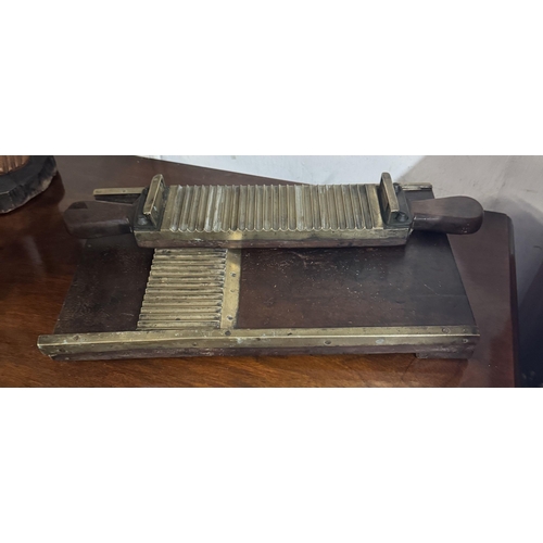 Victorian pill maker