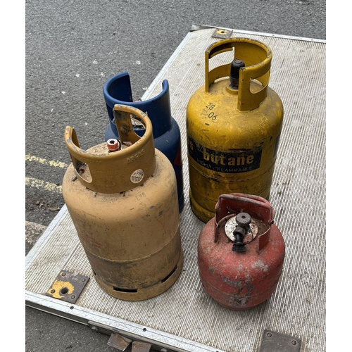 4 gas cylinders