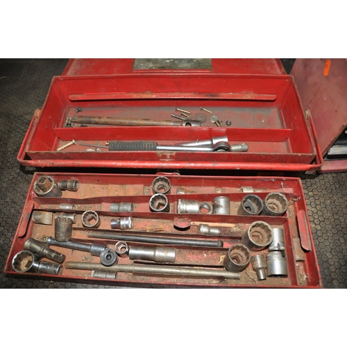 A VINTAGE BRITOOL AND HALFORDS PROFESSIONAL TOOLBOXES containing ...